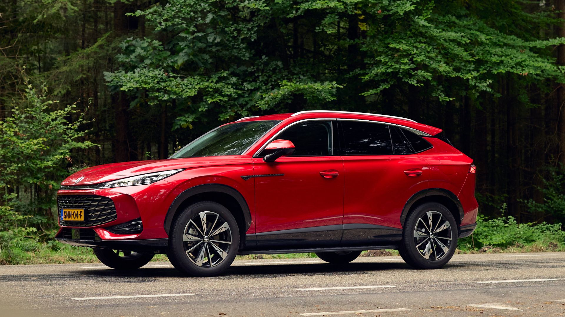 Duik in de prijslijst: MG HS, PHEV of Hybrid?