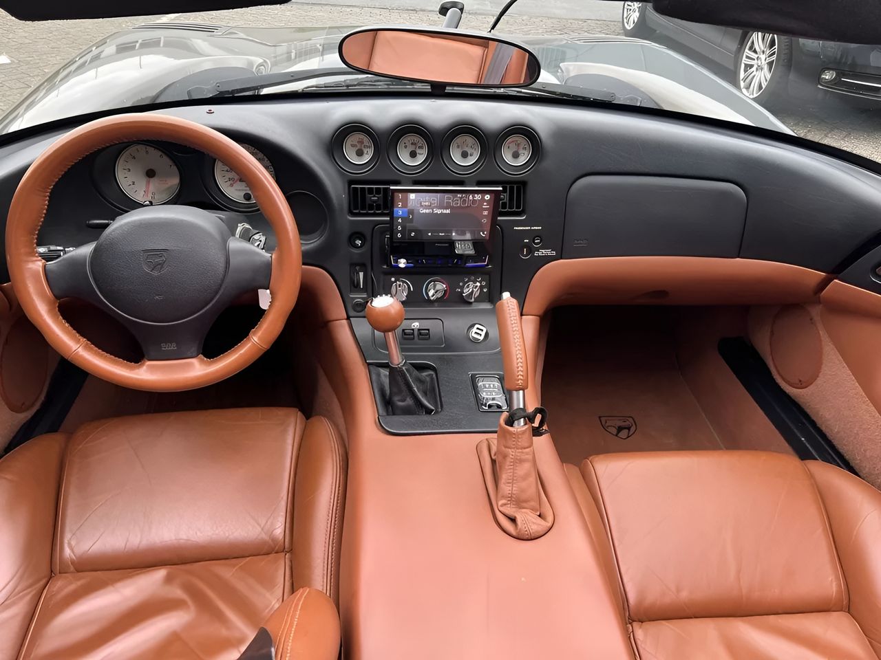 Unieke sportauto met V10 is een brute cabrio-occasion
