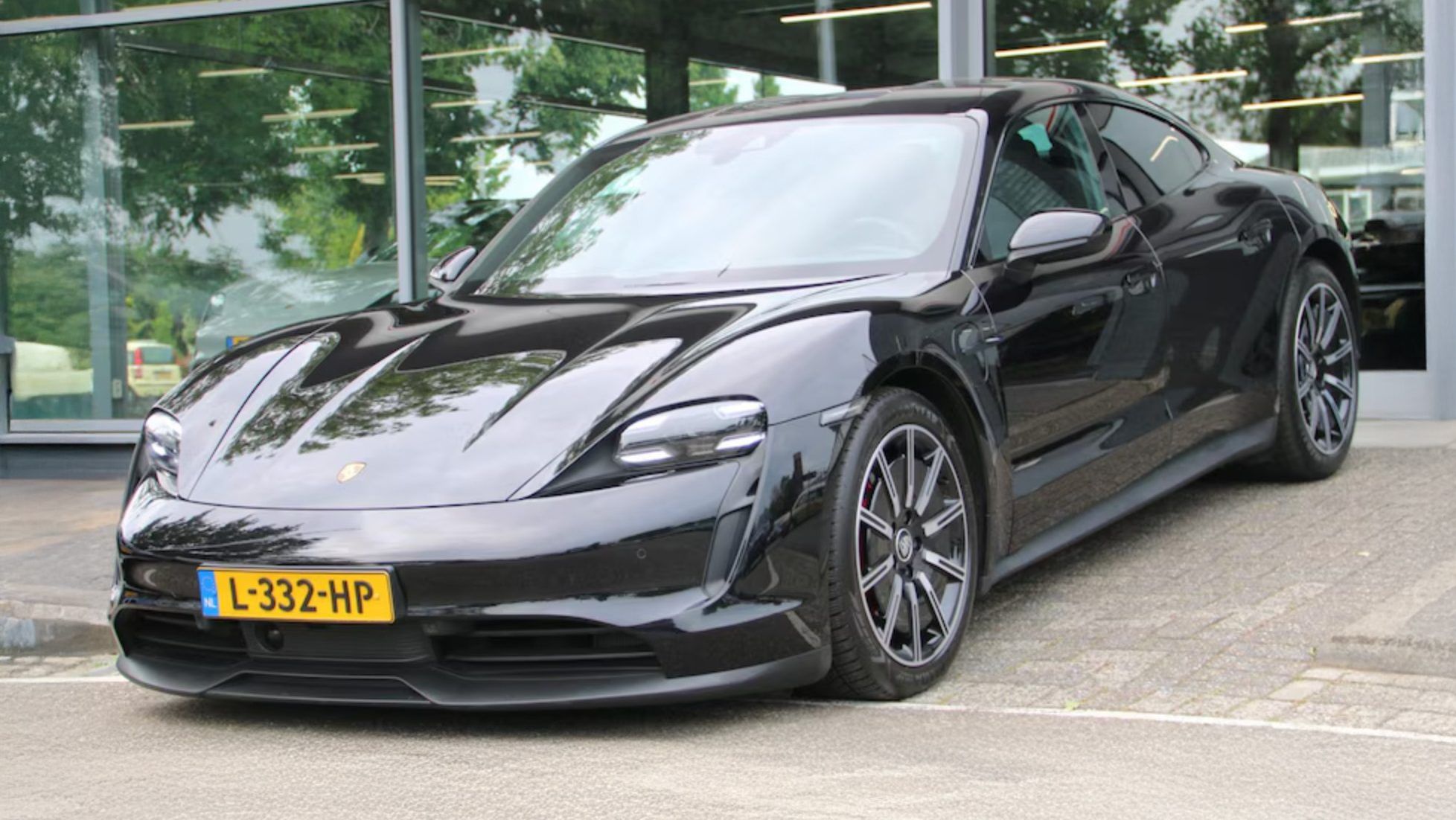 Afschrijvingskanon! Dikke Porsche kost nu minder dan Toyota Prius
