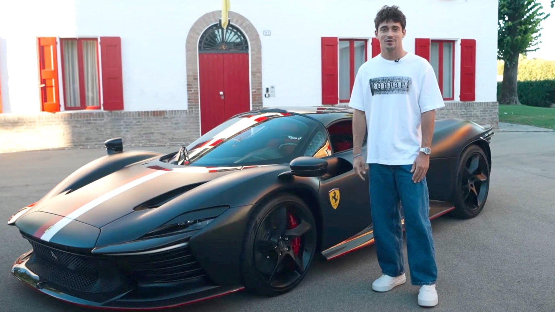 Dit zijn alle auto’s van Ferrari F1-coureur Charles Leclerc