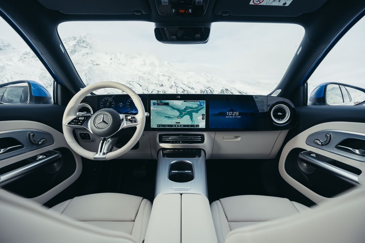 Sterrenregen! Je raadt nooit hoeveel logo's de Mercedes GLB heeft